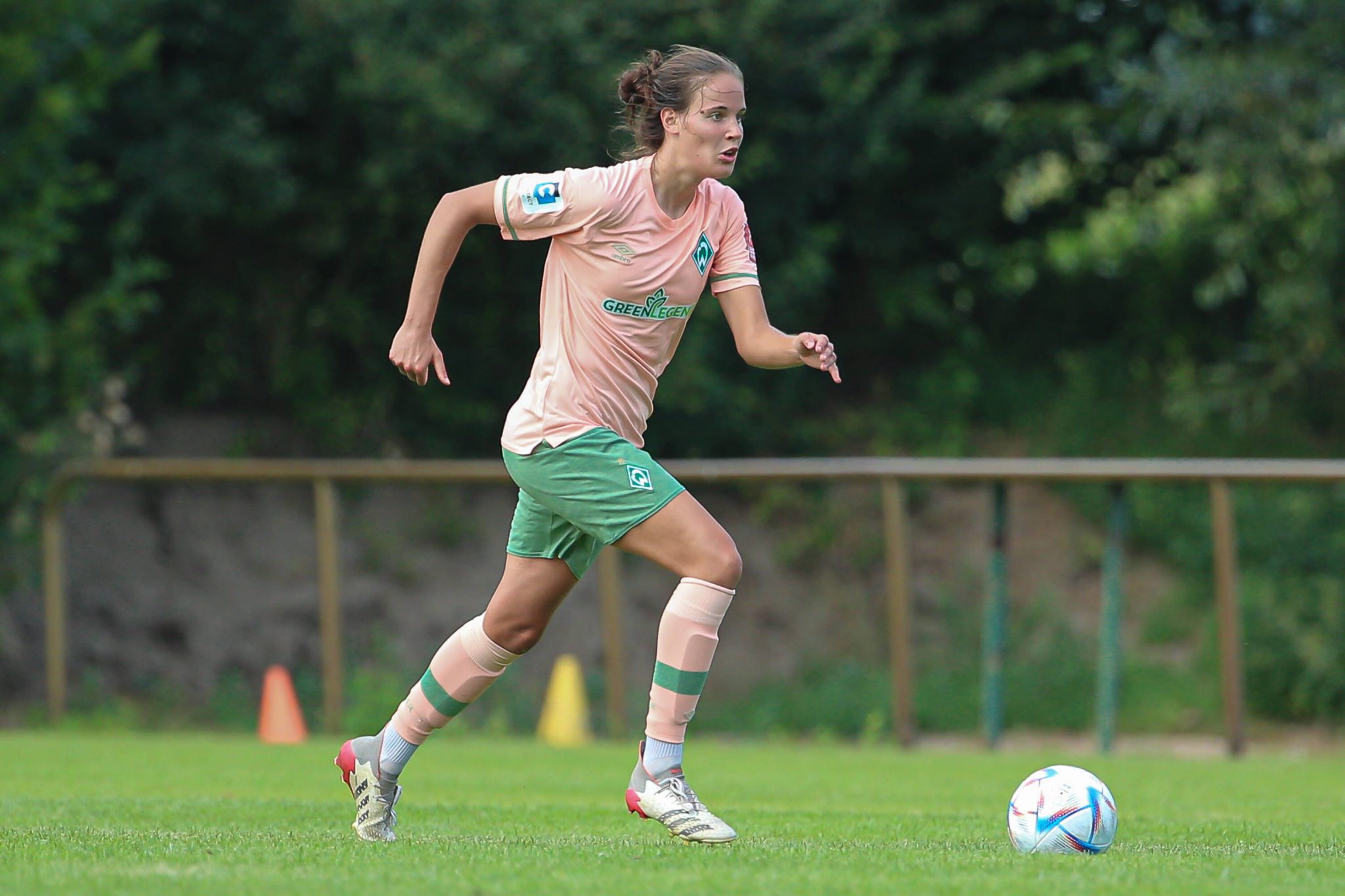 Mentaltraining im Fußball | Hanna Németh im Interview
